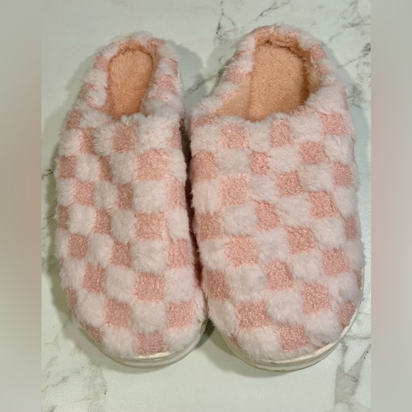 Shoes | Pastel Pink Checkered Slippers Brand New | Poshmark